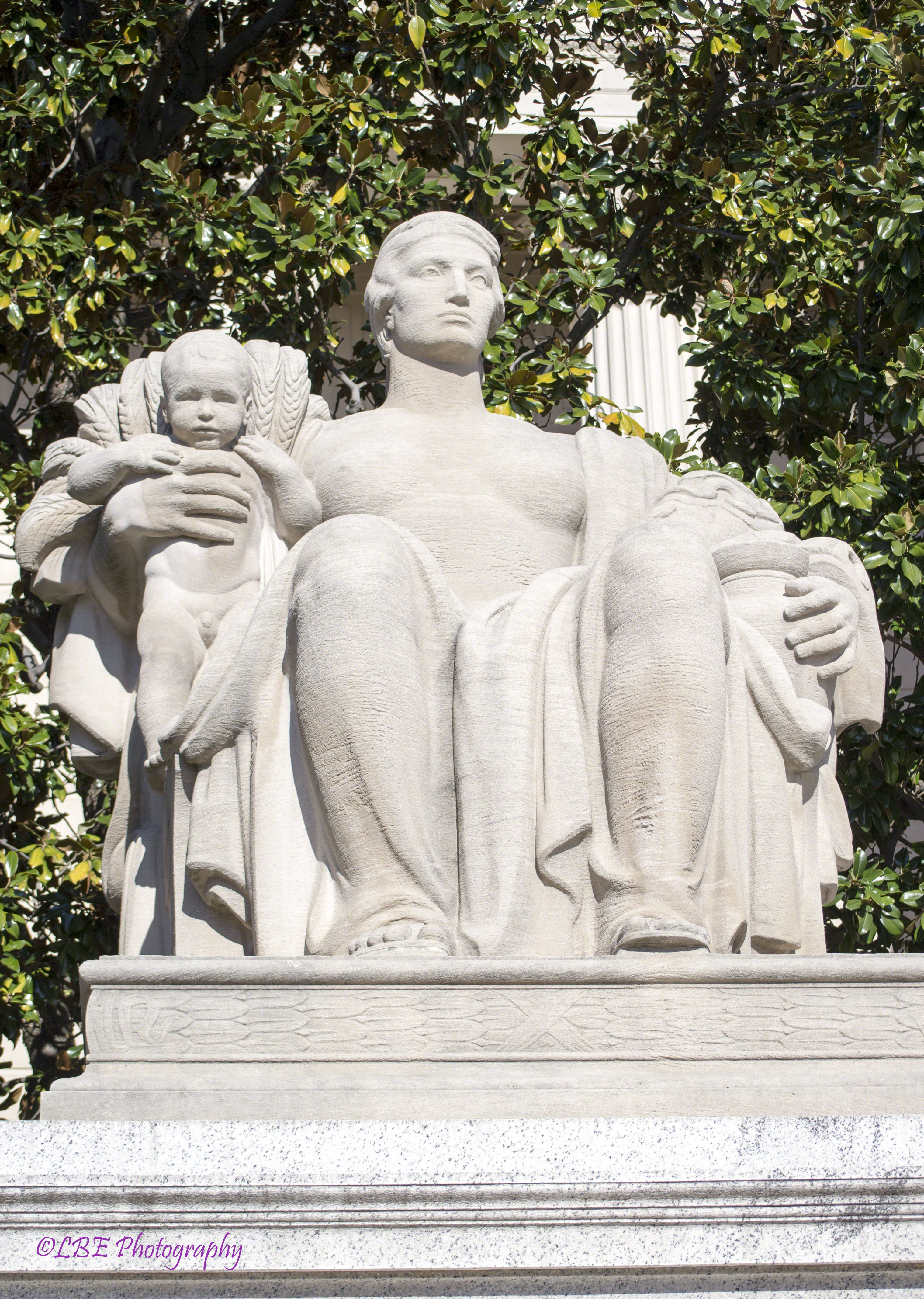 DC Statues – Chasing Seventies