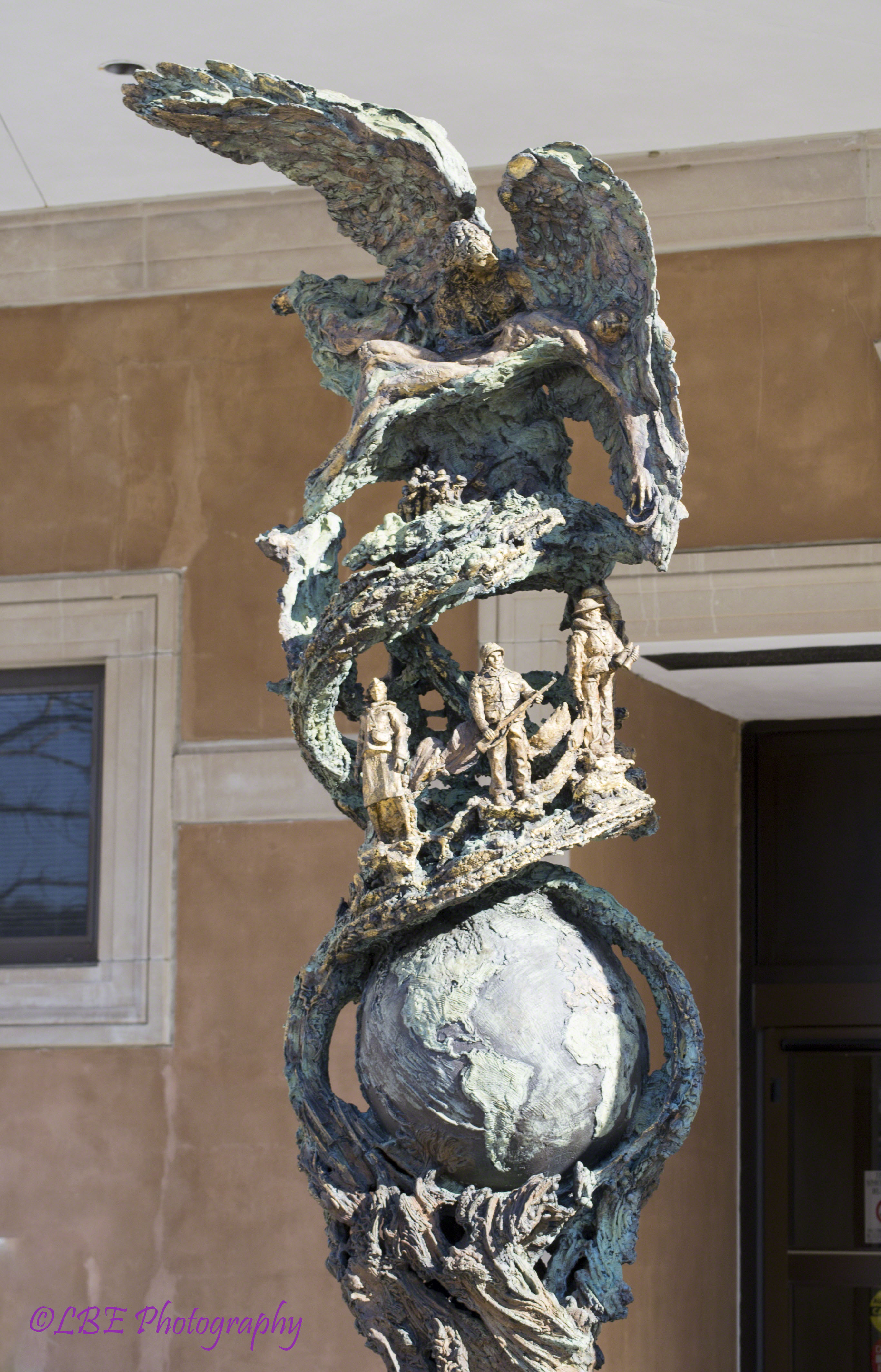 DC Statues – Chasing Seventies